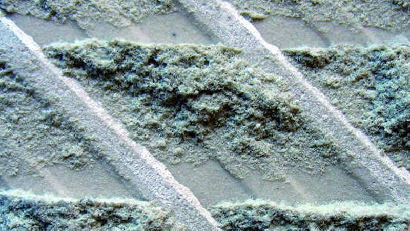 Buttering-Floating-Verfahren für Feinsteinzeug wie Fliesen