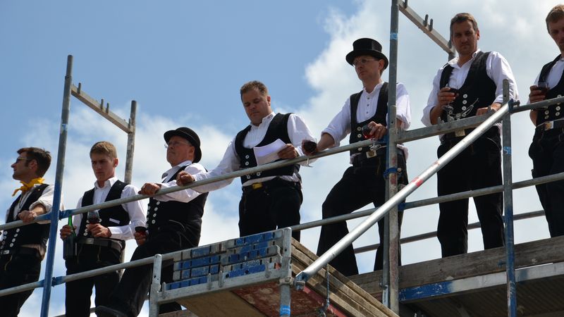 Vom Brauchtum der Zimmerleute: Entstehung und Sinn der Richtsprüche
