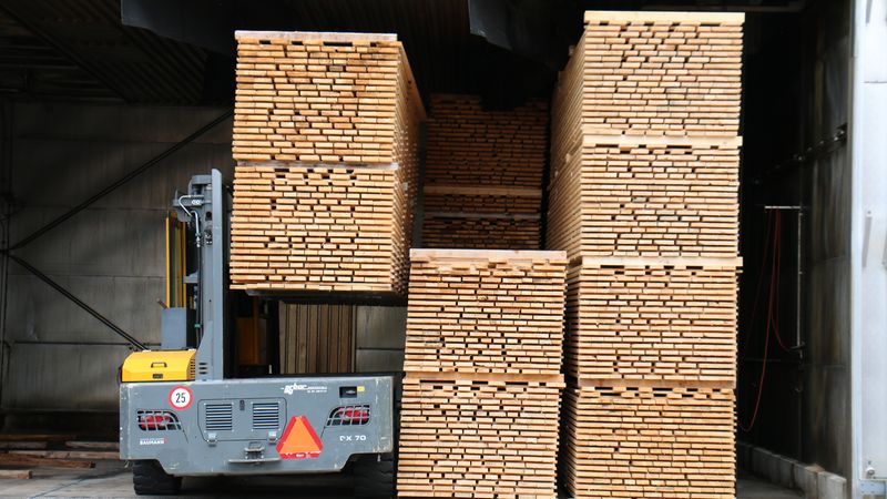 Holzmangel: ZVDH für regionale Runde Tische