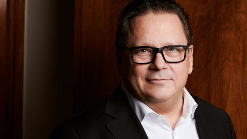 Dr. Thomas Herr bleibt Präsident des iddiw