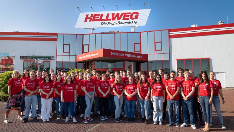 Hellweg begrüßt 99 neue Auszubildende