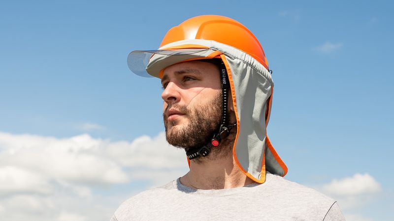 SunCool: UV-Nackenschutz fürs Helm-Zubehör
